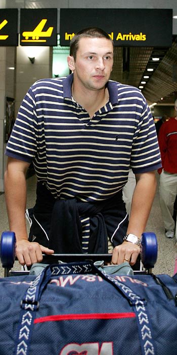 Steve Harmison arrives in Melbourne to bolster the World XI Test attack ...