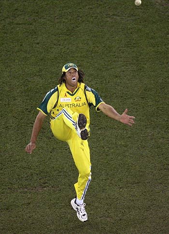 Andrew Symonds jubilant after catching Brian Lara | ESPNcricinfo.com