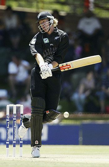 Jacob Oram is made to hop | ESPNcricinfo.com