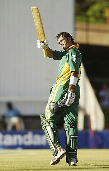 Justin Kemp reaches his half-century | ESPNcricinfo.com