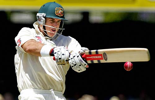 Matthew Hayden pulls during his 37 | ESPNcricinfo.com