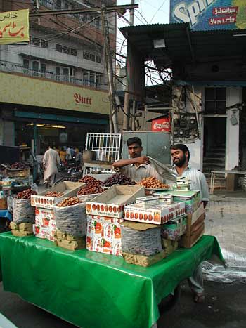 A fruit stall in Lahore | ESPNcricinfo.com