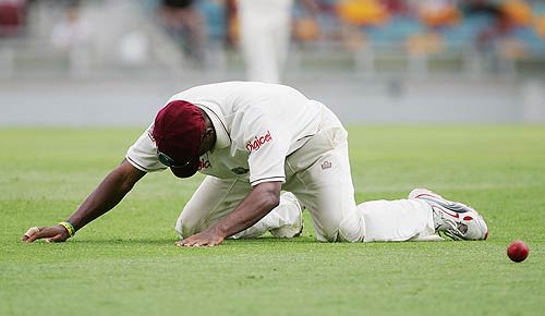 Marlon Samuels grasses a chance off Matthew Hayden | ESPNcricinfo.com