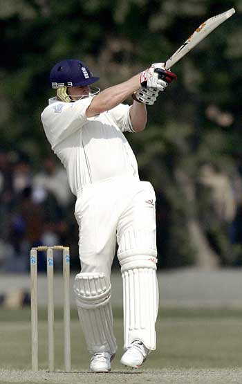 Andrew Flintoff brings up the England fifty with a pull | ESPNcricinfo.com