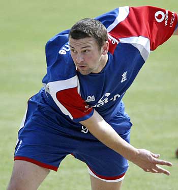 Steve Harmison sends down another delivery in the nets | ESPNcricinfo.com