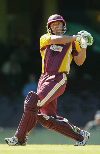 Clinton Perron hit a controlled 96 to power Queensland to victory ...