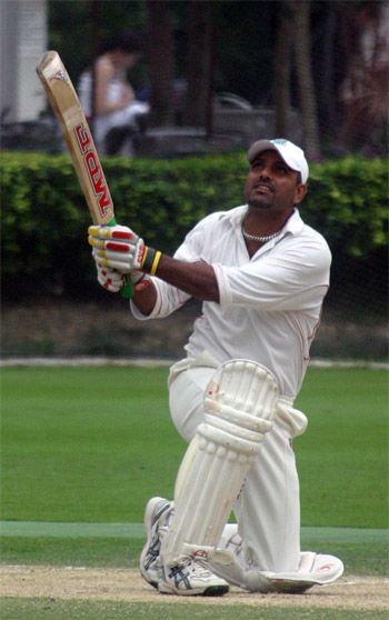 Naeem Ashraf batting at the Hancock Shield 2005 | ESPNcricinfo.com