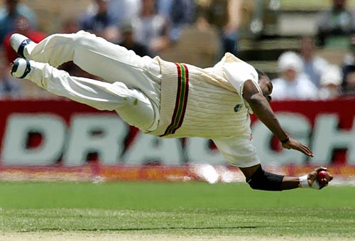 Another view of Dwayne Bravo's stunning catch | ESPNcricinfo.com