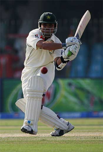 Kamran Akmal is proving himself to be a world class batsman ...