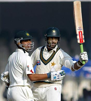 Pakistan continue to dominate | ESPNcricinfo.com