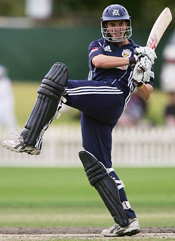 Michael Klinger pulls during his century | ESPNcricinfo.com