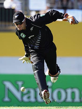 Brendon McCullum attempts a run out | ESPNcricinfo.com