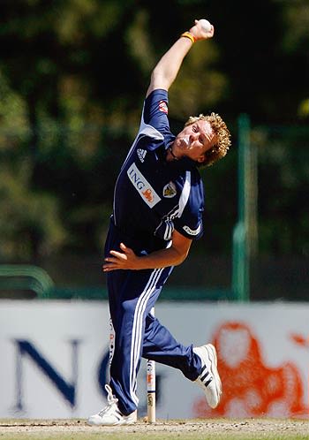 Peter Siddle in action for Victoria | ESPNcricinfo.com