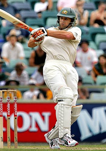 Adam Gilchrist made 44 off 58 balls | ESPNcricinfo.com