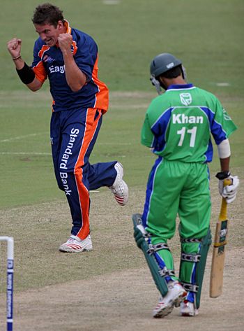 Cliffe Deacon celebrates Imraan Khan's wicket | ESPNcricinfo.com