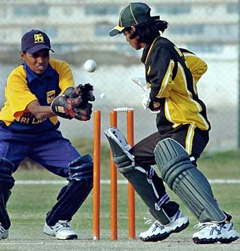 Marium Butt is bowled as Pakistan collapse | ESPNcricinfo.com