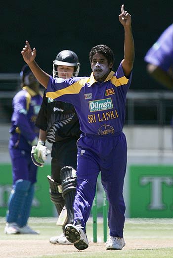 Chaminda Vaas took 5 for 39 at Wellington | ESPNcricinfo.com