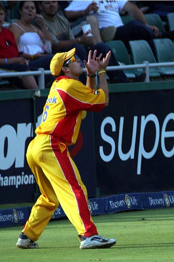 Stephen Cook gets ready to take a catch | ESPNcricinfo.com