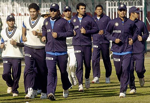 Indian cricketers jog | ESPNcricinfo.com