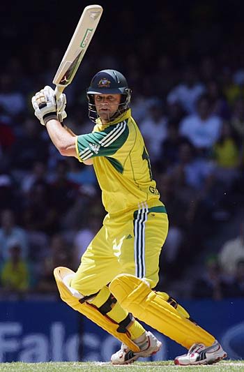 Adam Gilchrist on the attack in the early stages | ESPNcricinfo.com