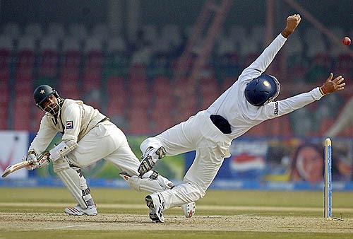 Mohammad Yousuf turns one behind square | ESPNcricinfo.com
