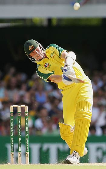 Brett Lee blasts off during his half-century | ESPNcricinfo.com