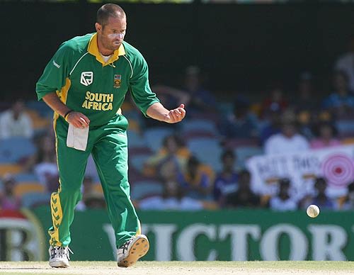Andrew Hall spills a return catch from Jehan Mubarak | ESPNcricinfo.com