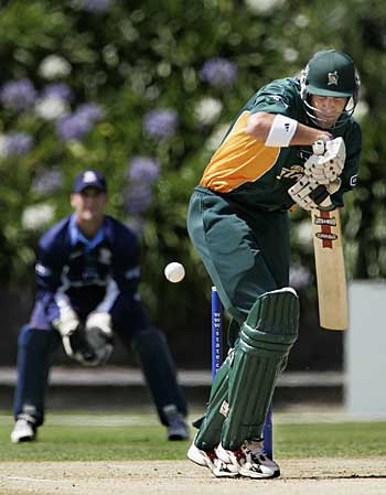 Geoff Barnett defends watchfully | ESPNcricinfo.com