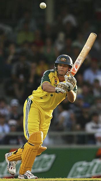 Gilchrist looks back to top form after his century against Sri Lanka ...