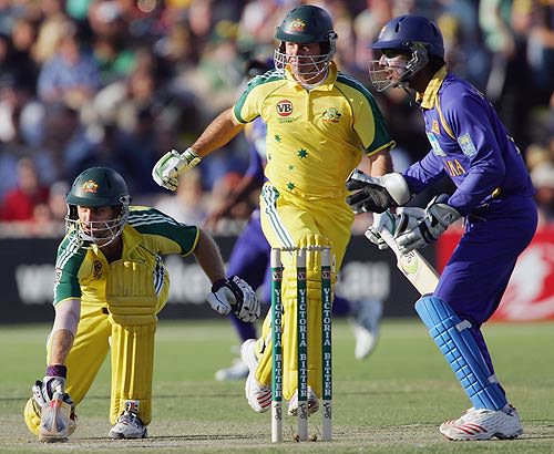 Simon Katich and Ricky Ponting end up at the same end | ESPNcricinfo.com