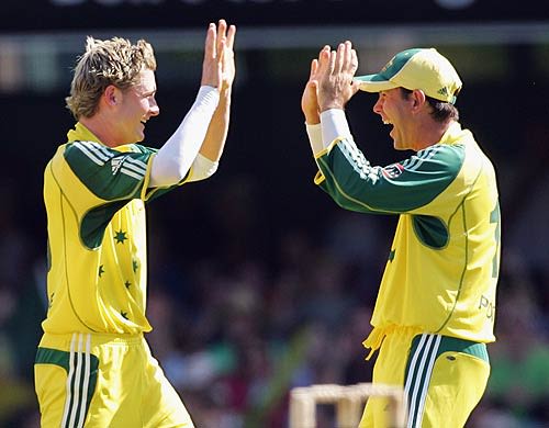 Michael Clarke and Ricky Ponting celebrate | ESPNcricinfo.com