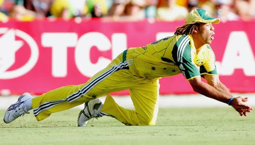 Andrew Symonds dives forward to take a superb catch | ESPNcricinfo.com