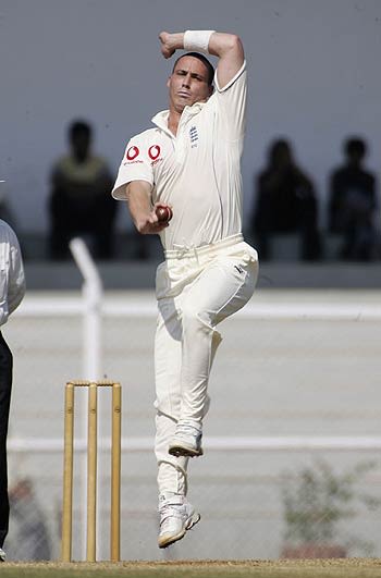 Simon Jones set up England's victory bagging two early wickets ...