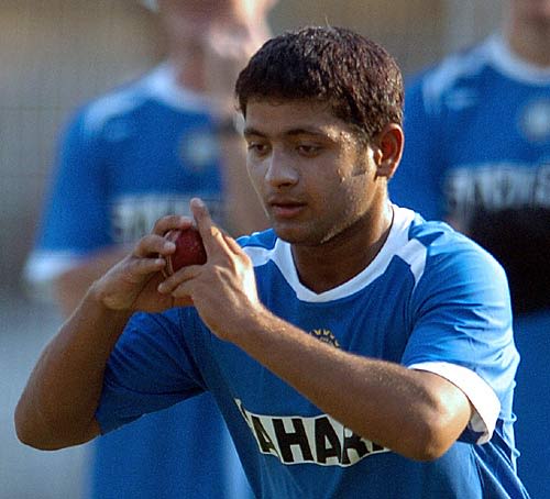 Chawla feasts on helpful pitch | ESPNcricinfo