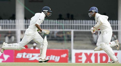 Mohammad Kaif and Anil Kumble led a fightback | ESPNcricinfo.com