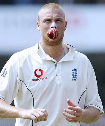 Andrew Flintoff prepares to bowl | ESPNcricinfo.com