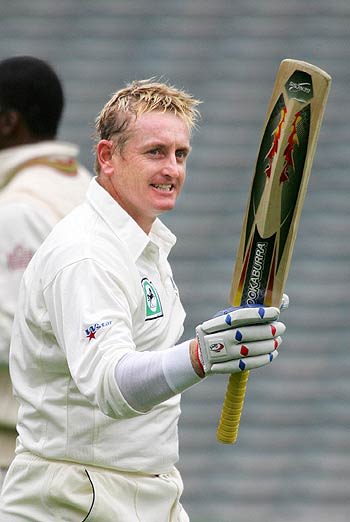 Scott Styris carried the New Zealand innings with an unbeaten 103 at ...