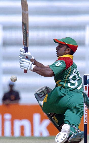 Aftab Ahmed hammers a boundary | ESPNcricinfo.com