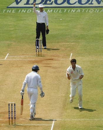 Rahul Dravid makes the long walk back | ESPNcricinfo.com