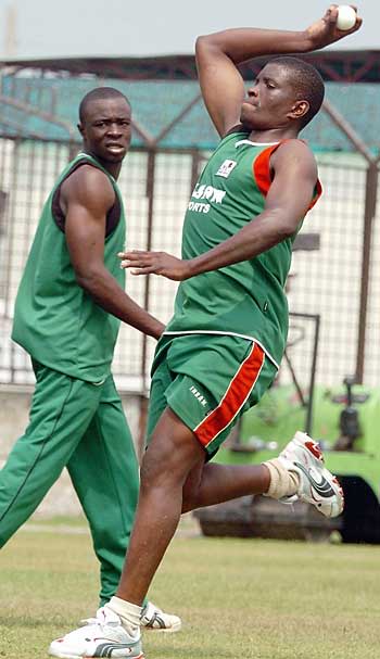 Peter Ongondo lines up to bowl in the nets | ESPNcricinfo.com