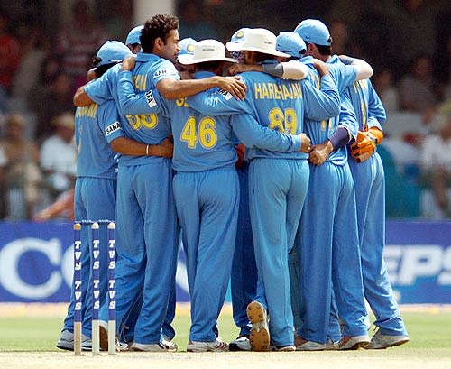 The huddle after the storm | ESPNcricinfo.com