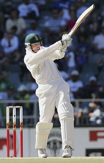 Shaun Pollock clubs one of his five boundaries | ESPNcricinfo.com