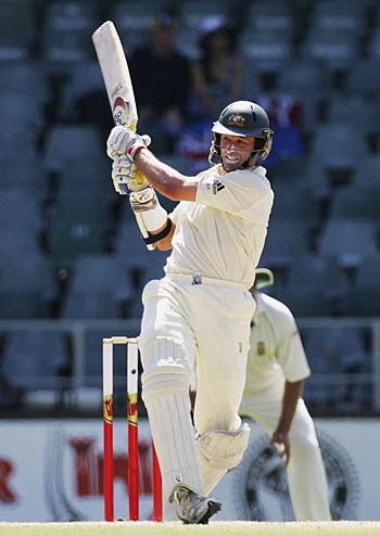 Mike Hussey led the Australian fight | ESPNcricinfo.com