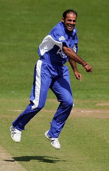 Rana Naved-ul-Hasan celebrates an early wicket | ESPNcricinfo.com