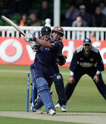 Mark Butcher swings a boundary | ESPNcricinfo.com