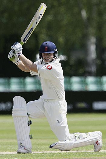 Ed Joyce on the attack on his way to 49 | ESPNcricinfo.com