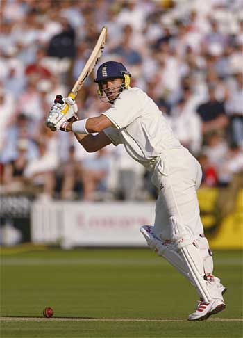 Kevin Pietersen clips one through leg on his way to fifty ...