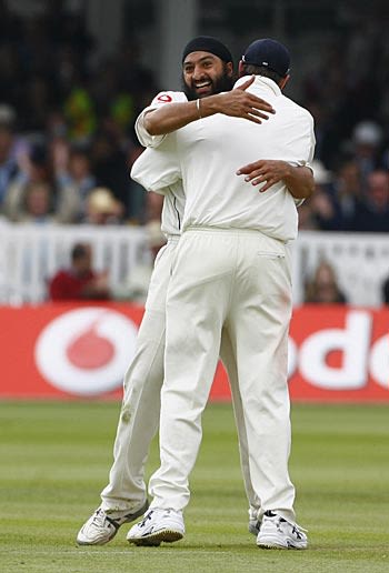 Monty Panesar receives a congratulatory hug from Marcus Trescothick ...