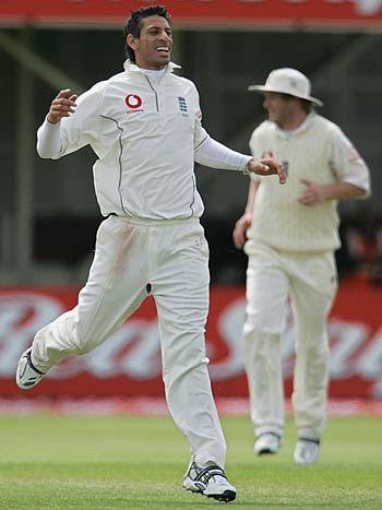 Sajid Mahmood claims England's sixth wicket | ESPNcricinfo.com