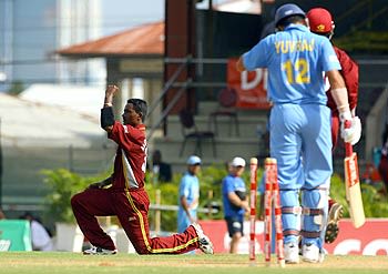 Outfoxed: Dave Mohammed bowls Yuvraj Singh with a googly | ESPNcricinfo.com